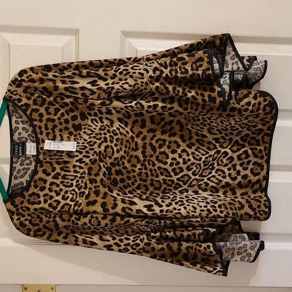 Coco Bianco | Tops | Fun Leopard Print Top With Flirty 34 Sleeves ...